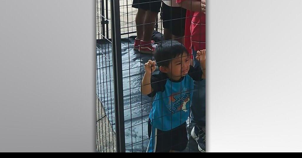 The truth behind this photo of an ‘immigrant child’ crying inside a ...