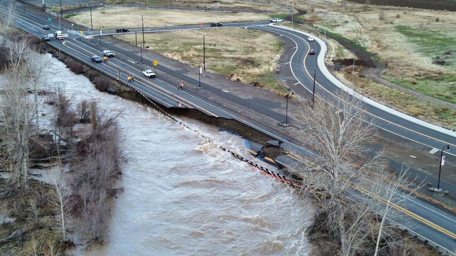 Detour in place after Highway 12 washed out near Naches due to floods ...