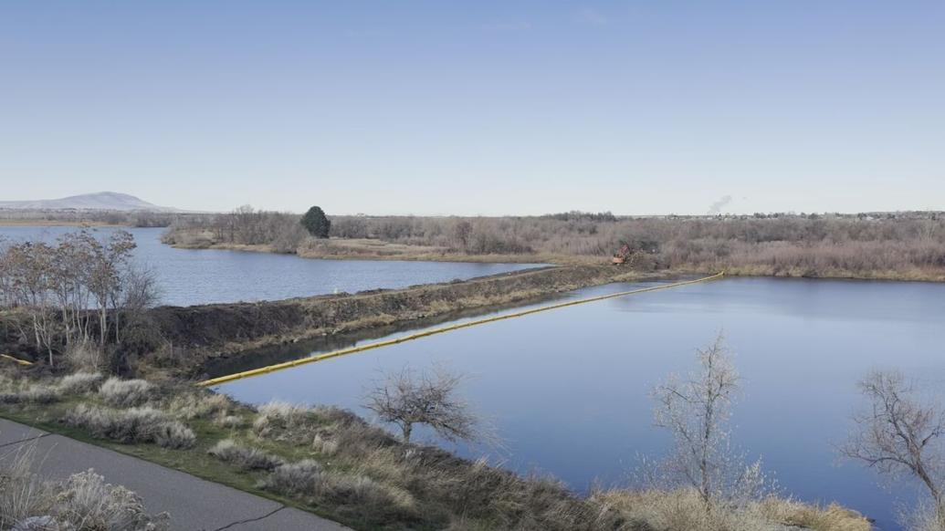Crews begin removing Bateman Island causeway in Richland ...