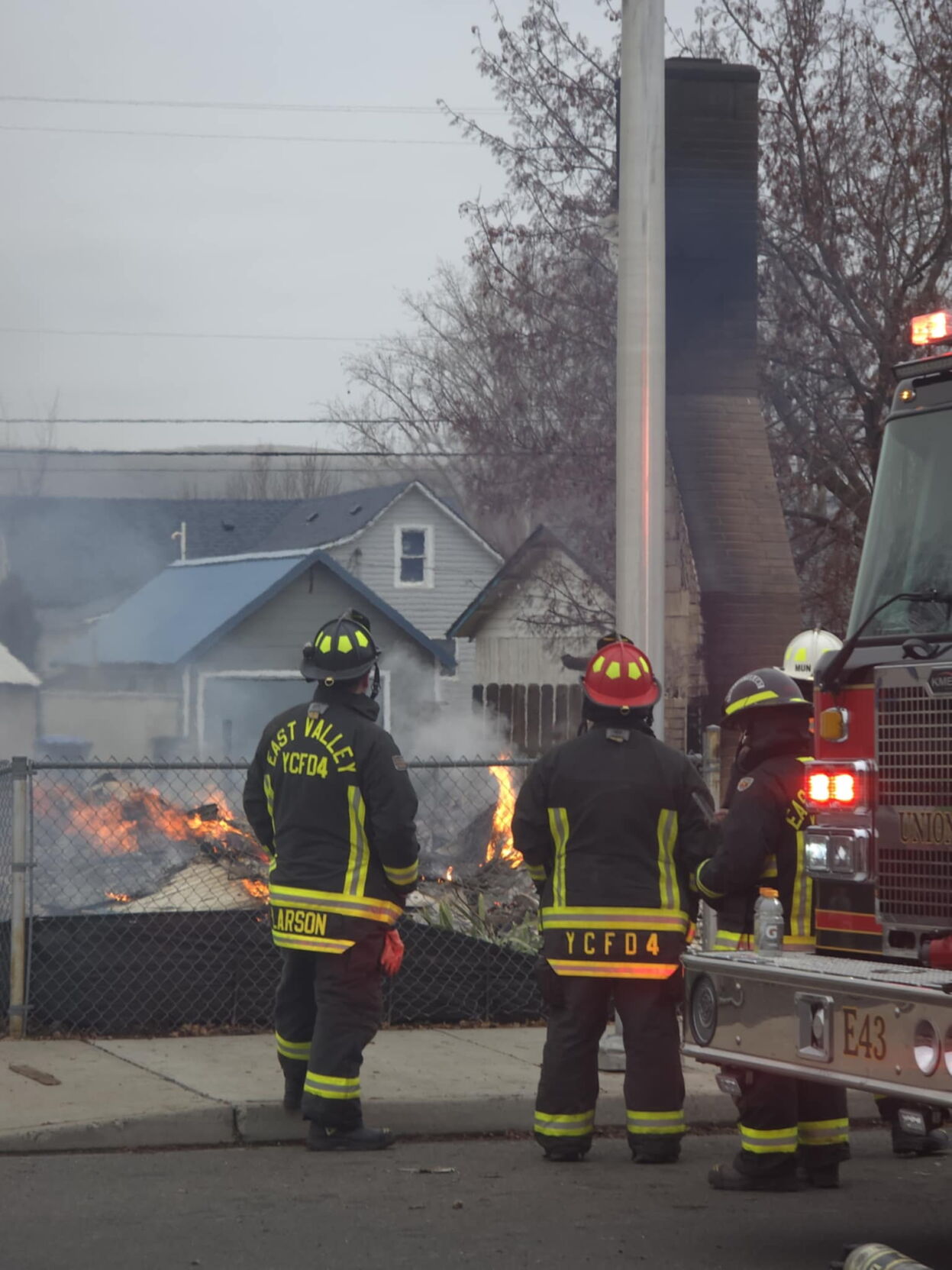 Emergency officials issue evacuation order for Moxee house fire | News ...