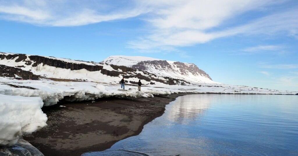 Only in Greenland: A beach for skiing and sledding | Lifestyle ...