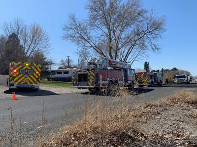 Kennewick firefighters respond to house fire near Columbia Park | Local ...