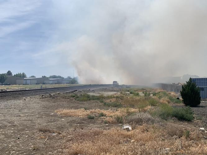 Brush fire ignites along Kennewick railroad tracks | Local News ...