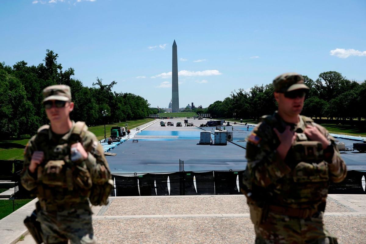 Trump’s blue repainting of the Lincoln Memorial Reflecting Pool draws ...