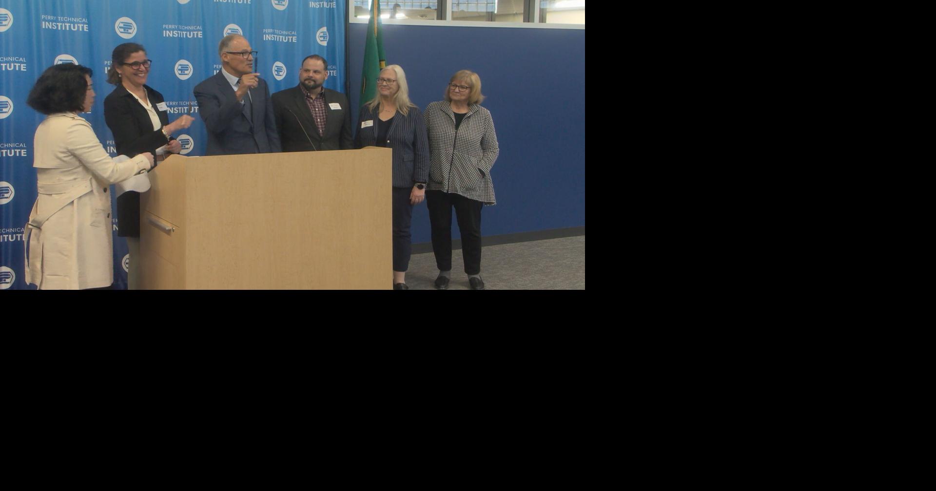 Gov. Inslee visits Perry Tech students, announces solar projects coming ...