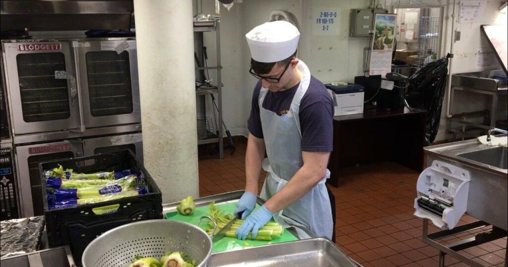 USS Dwight D. Eisenhower prepares Thanksgiving feast to feed 500 ...
