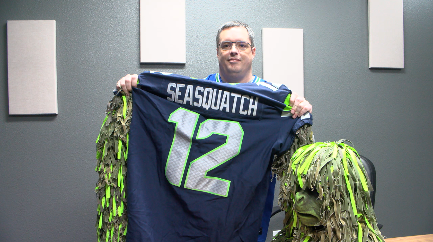 Meet the man behind the mask: Seahawks superfan the Sea-Squatch ...