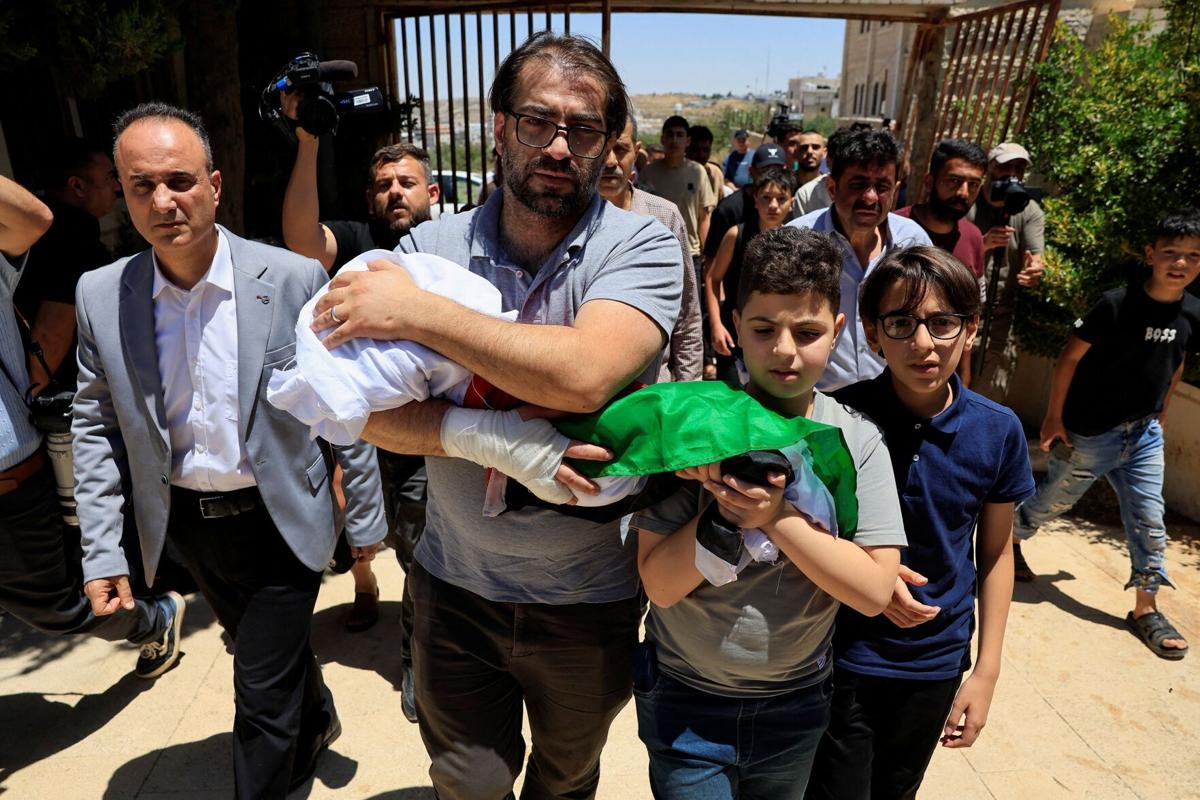 Israeli soldiers open fire on car in West Bank, killing 7-month-old ...