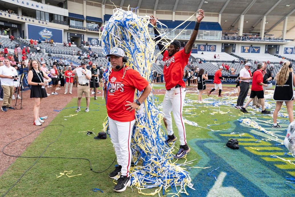 Georgia Bulldog's Tre Phelps (1) tosses confetti as Georgia Bulldogs ...