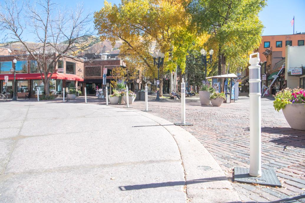 City to swap temporary mall barriers for permanent bollards | News ...