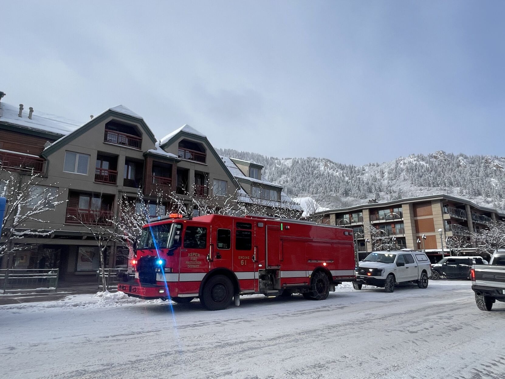 Fire at the Sundeck delays skiing at Aspen Mountain | News ...