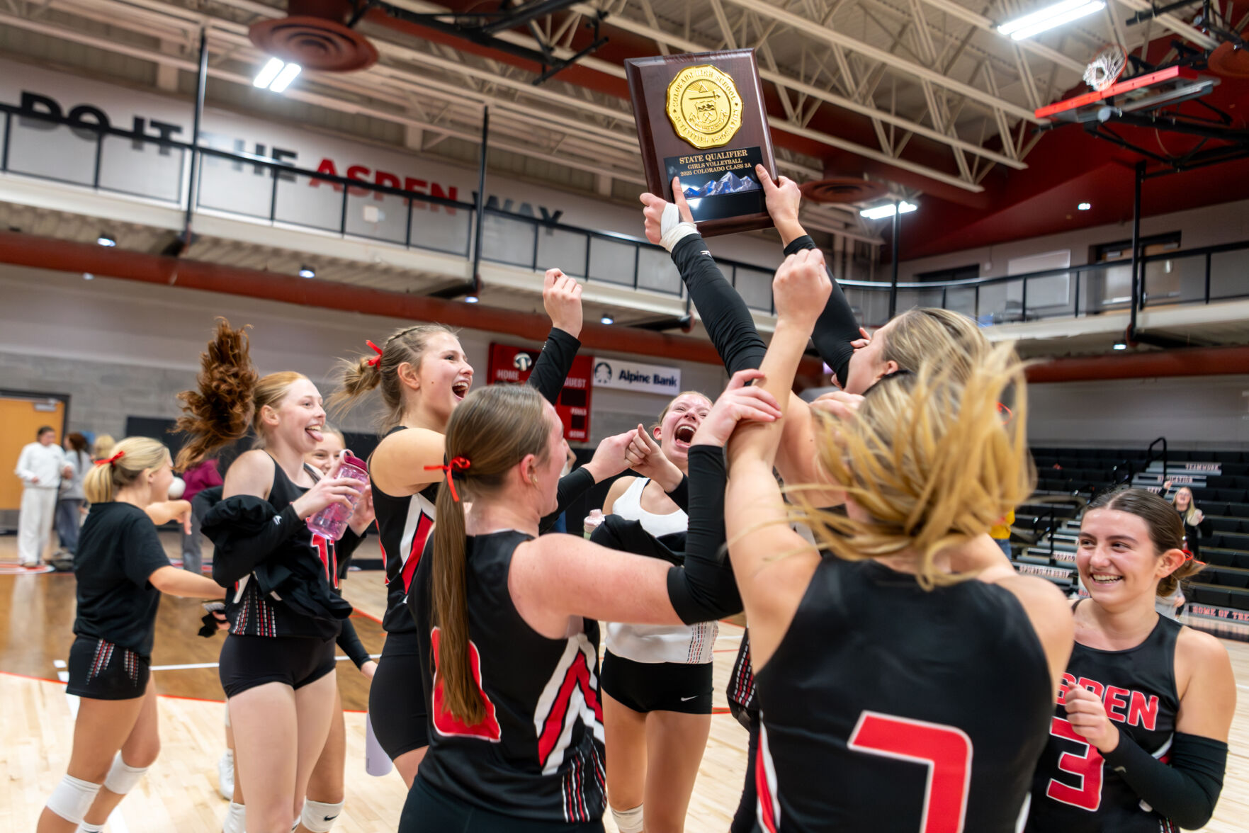 Net gain: Skiers volleyball statebound | News | aspendailynews.com