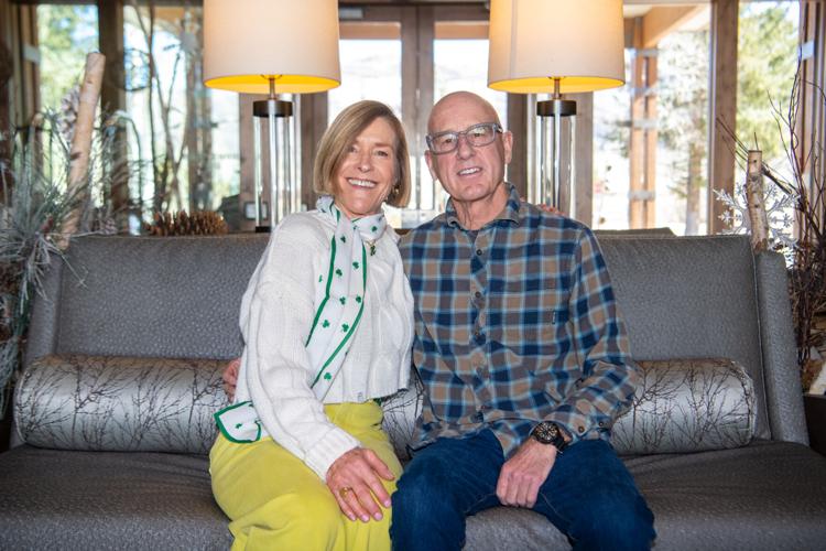Husband gets the ultimate wedding anniversary gift — wife’s kidney ...