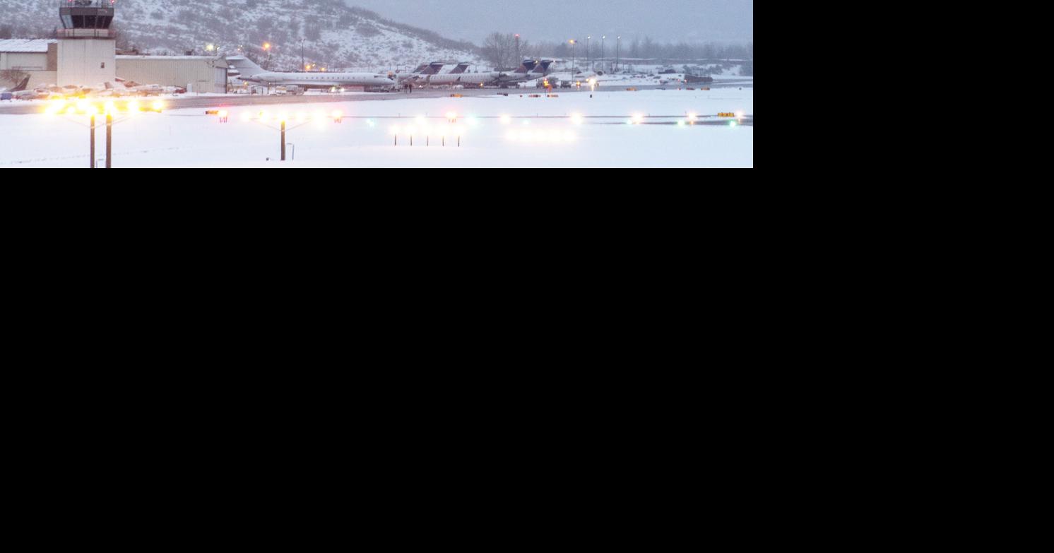 Small plane makes emergency landing northeast of Aspen airport | News ...