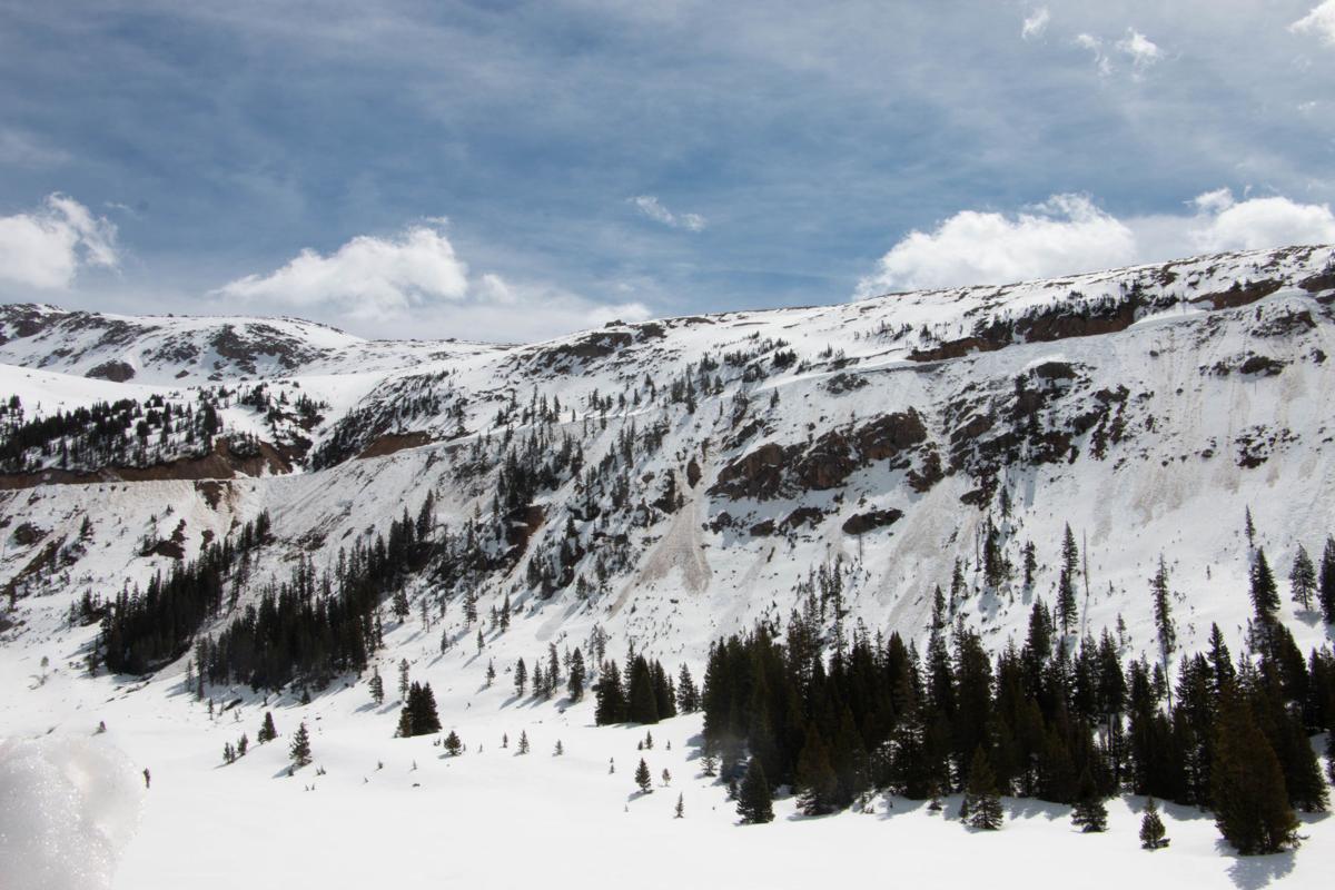 Slow going up snowy Independence Pass | News | aspendailynews.com