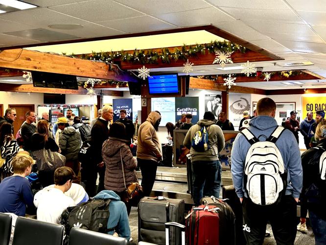 Lawsuit lands in court over Aspen airport exit lane | News | aspendailynews.com