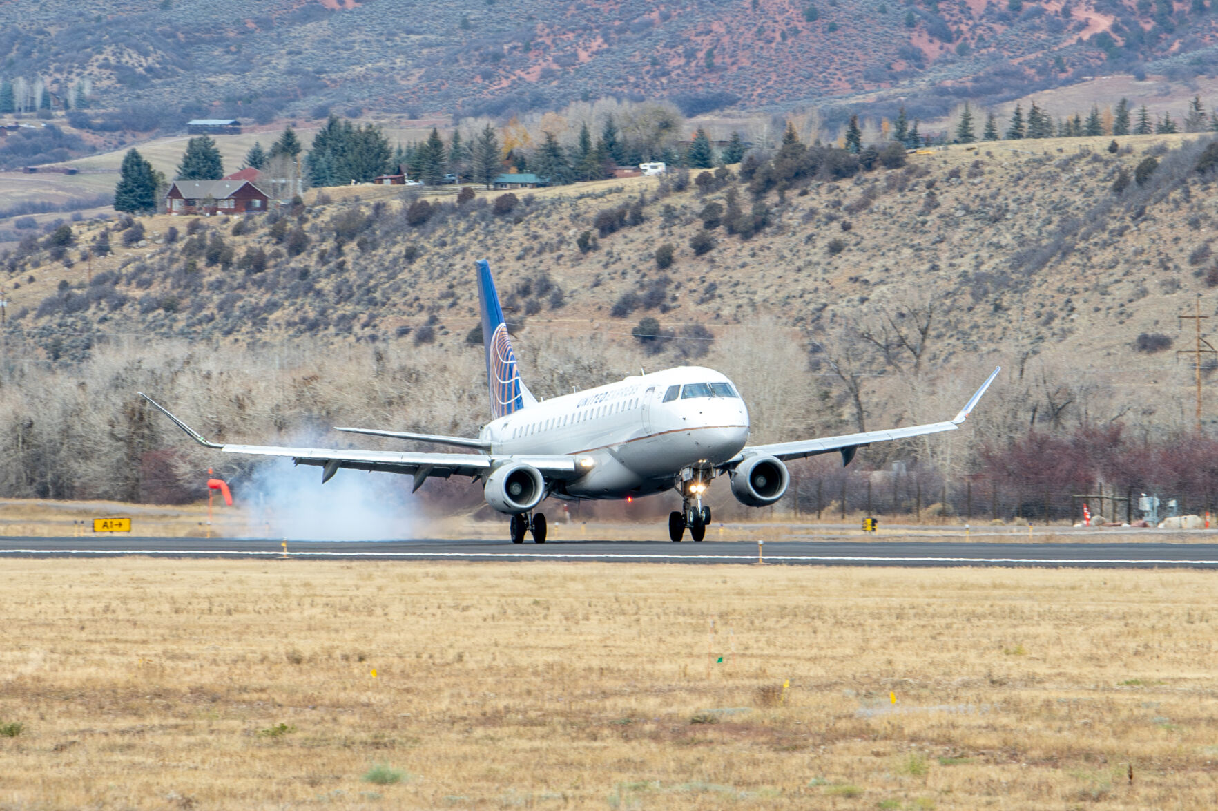 County eyes raising landing fees at airport | News | aspendailynews.com