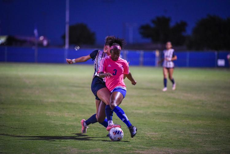 Gallery: ASU Soccer vs. St. Edwards | Features | asurampage.com