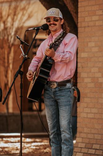 ASU Student Sings for Sidewalk Performance | News | asurampage.com