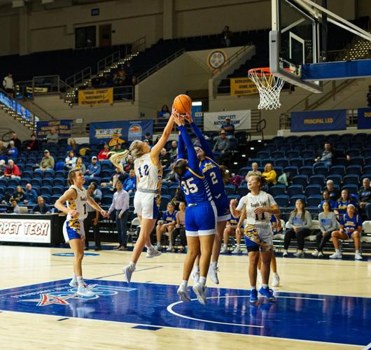 Belle Basketball Opens LSC Play With a 2-0 Record | Sports | asurampage.com