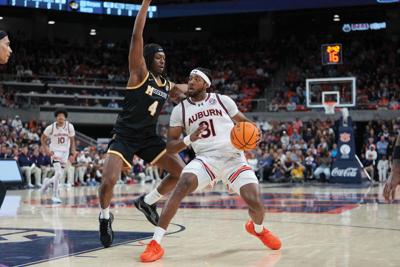 Johnson, Cardwell step up in Broome's absence | Sports | auburnvillager.com