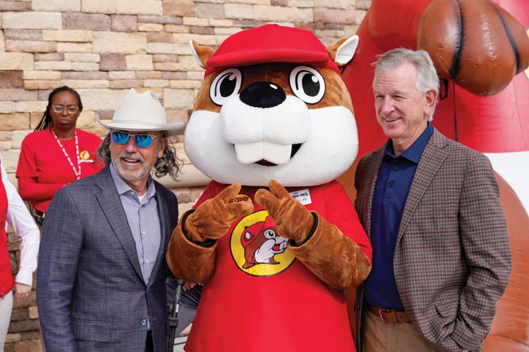 Auburn community, state, local leaders celebrate Buc-ee's grand-opening ...