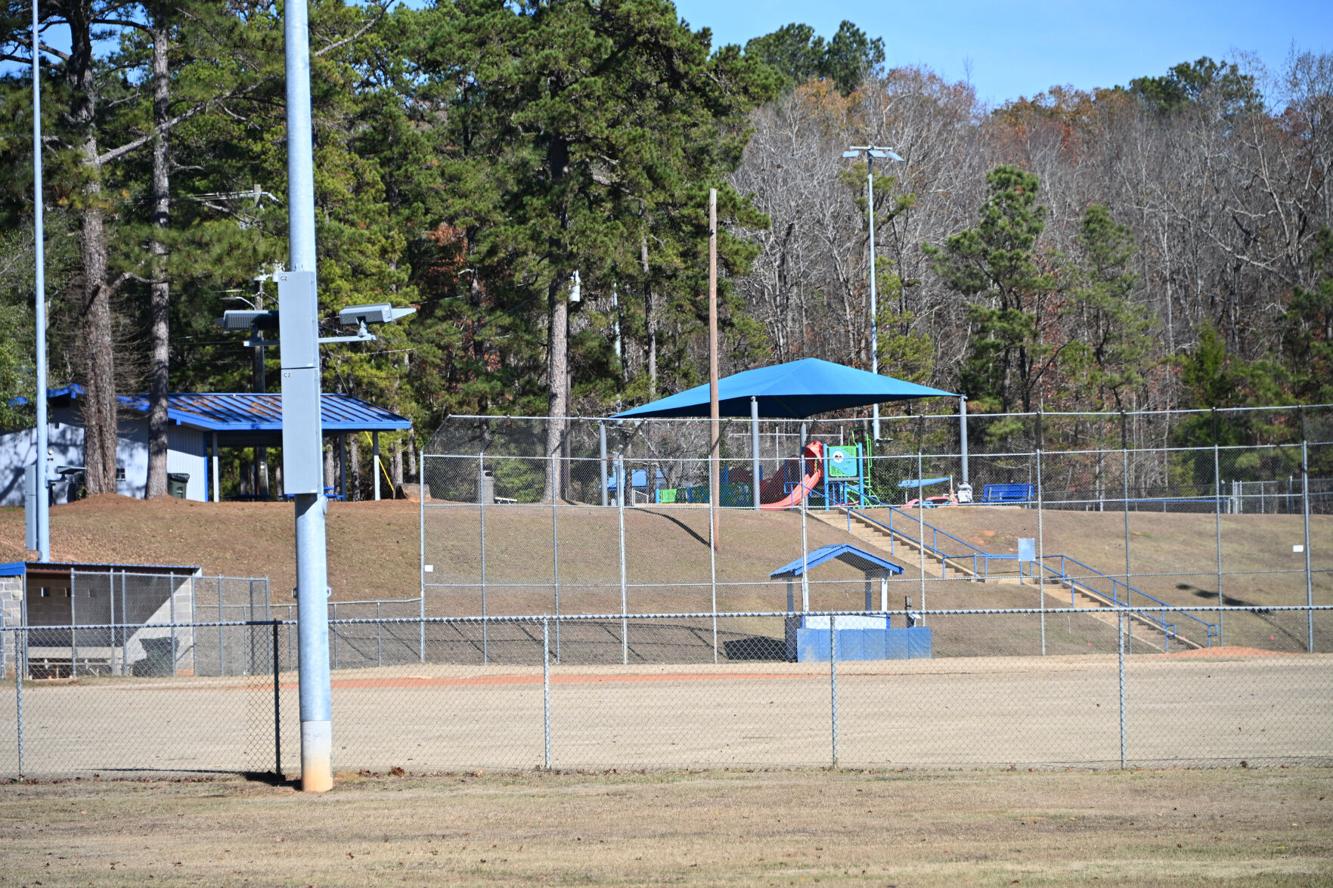 Council approves $4M land purchase for Duck Samford Park expansion ...