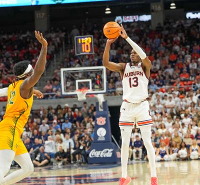 Auburn routs Vermont to open season | Sports | auburnvillager.com