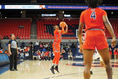 Scott-Grayson earns All-SEC First Team honor | Sports | auburnvillager.com