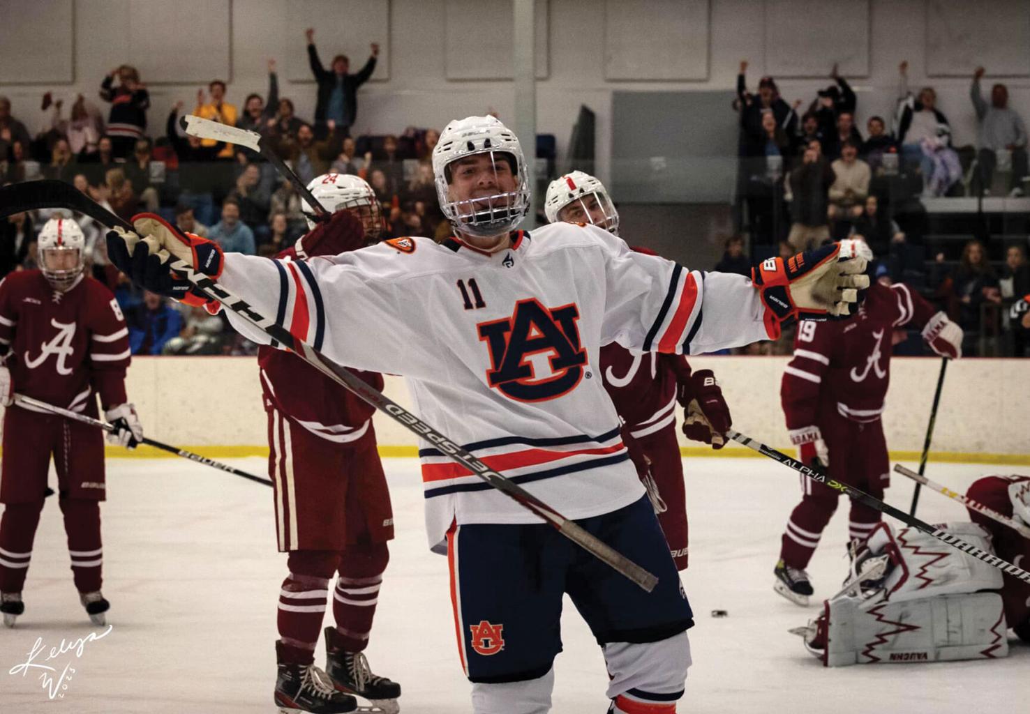 Auburn hockey taking step up to D1 | Sports | auburnvillager.com