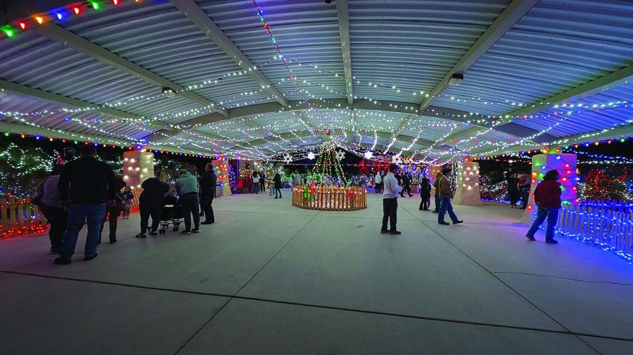 Prime Desert lights up for the holidays | News | avpress.com