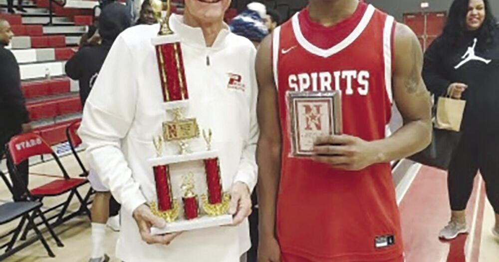 Chelette retires from stellar coaching career | Sports | avpress.com