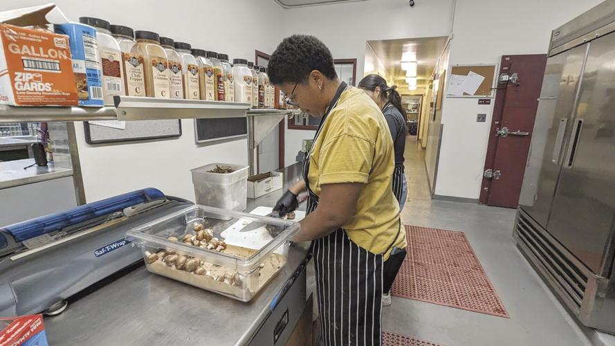 New cafe offers AV College students a variety of food | News | avpress.com