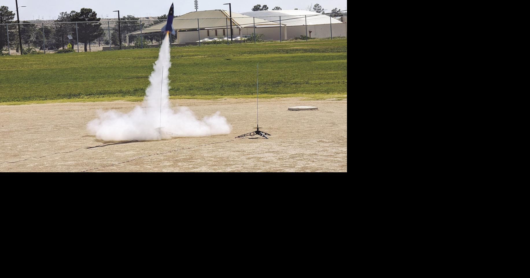 Students’ rockets soar above Edwards | News | avpress.com