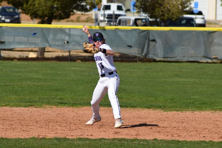 Lobos top Mustangs | Sports | avpress.com