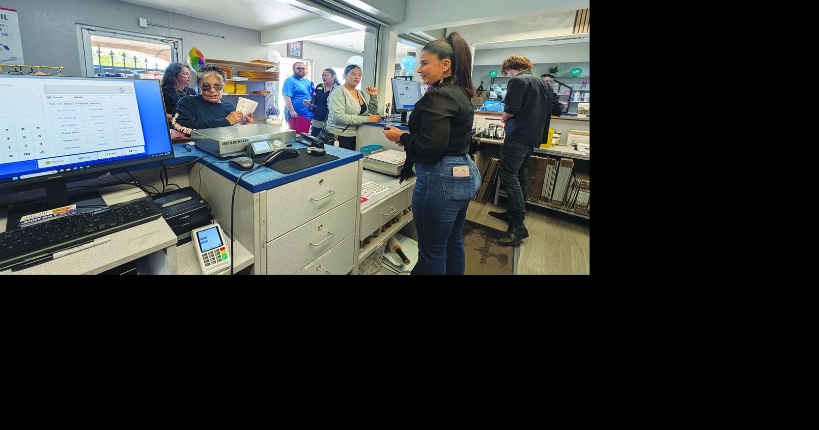 Quartz Hill postal service back | News | avpress.com