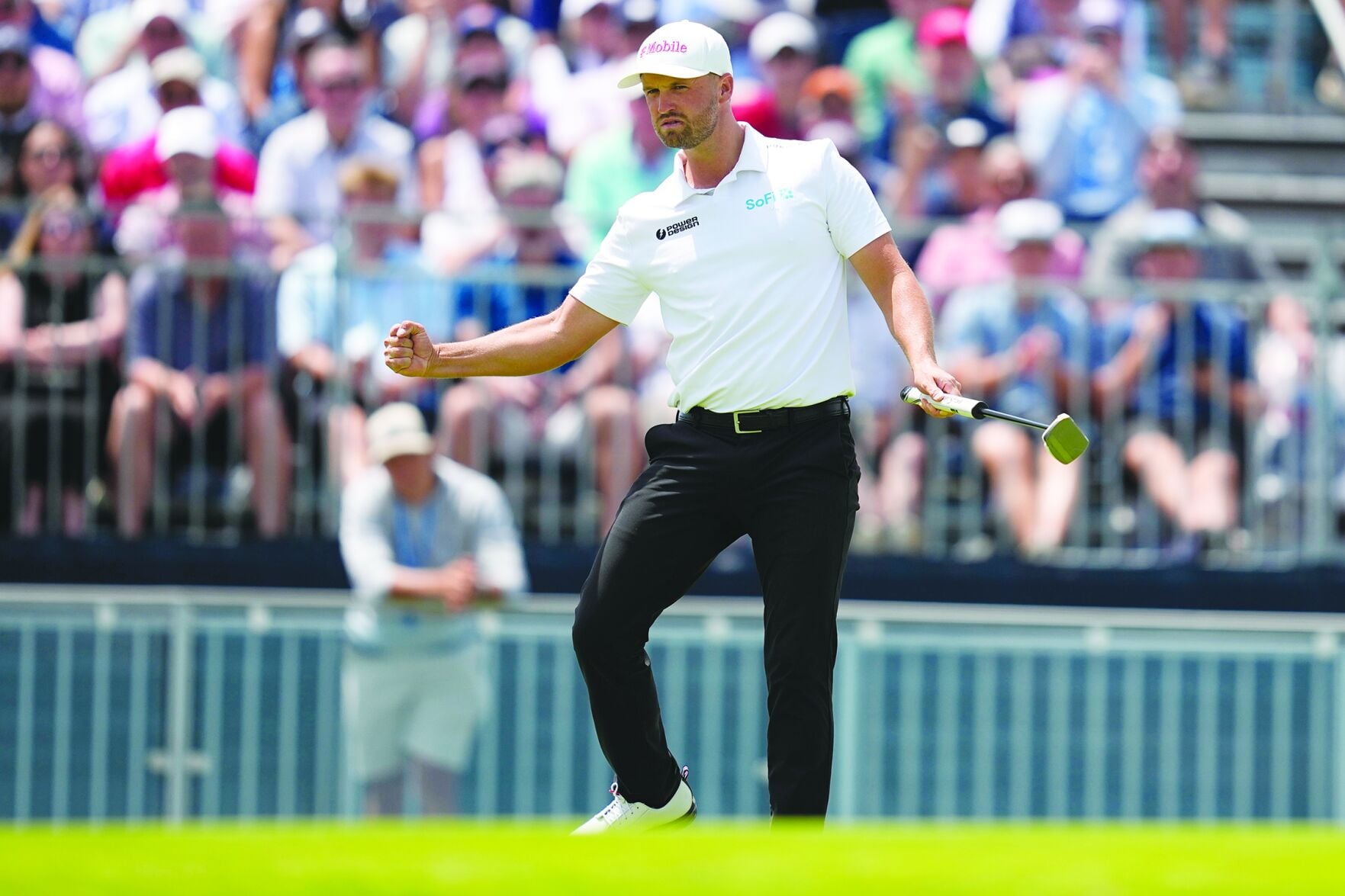 Clark builds 4-shot lead at US Open with record score | Sports ...