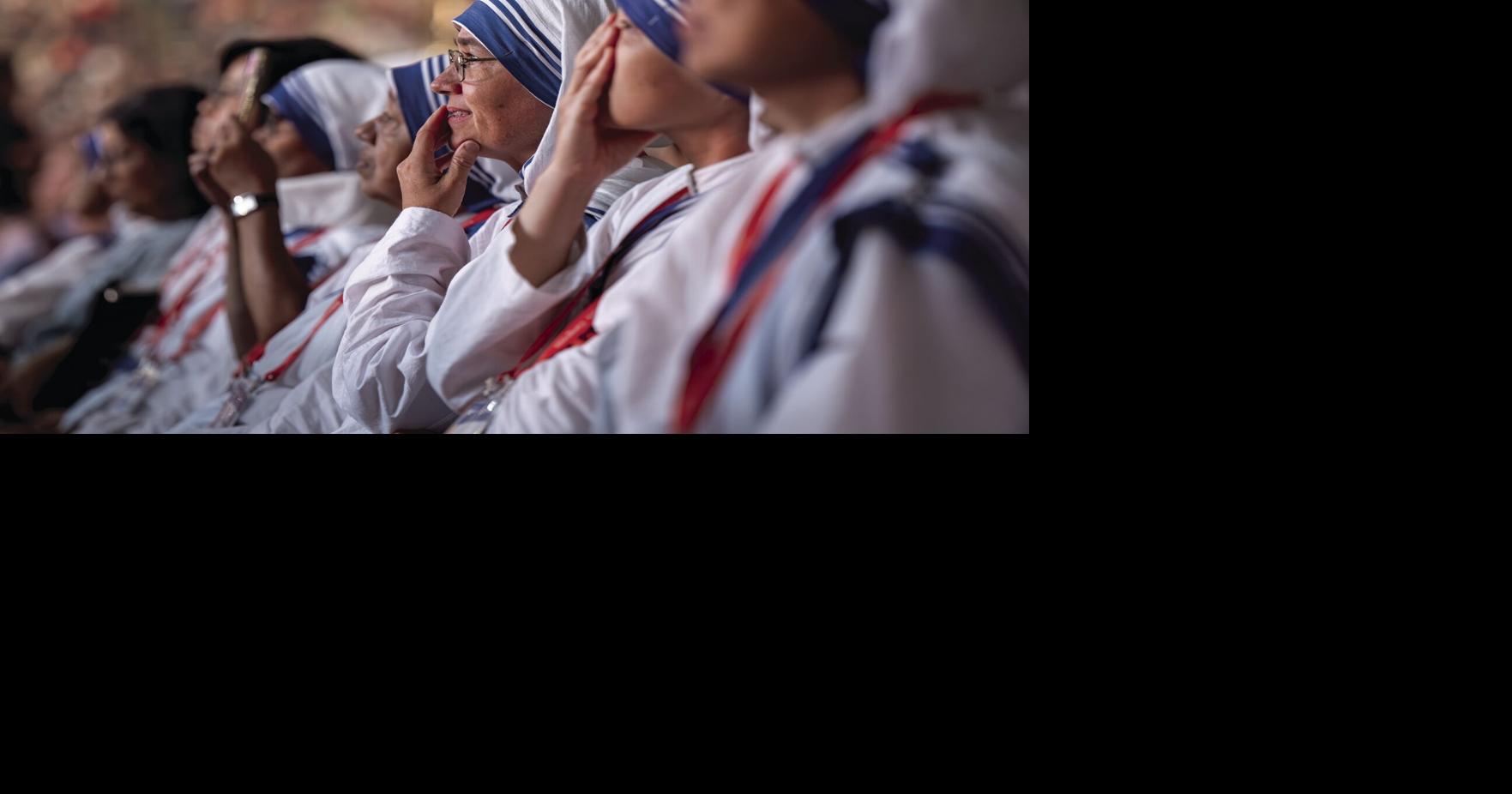 Pilgrims head to Indy for devotion in modern stadium | News | avpress.com