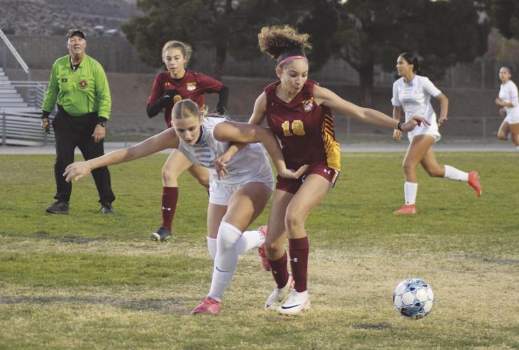 Royals alone in first | Sports | avpress.com