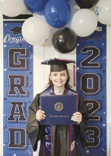 Palmdale girl a college grad at age 12 | News | avpress.com