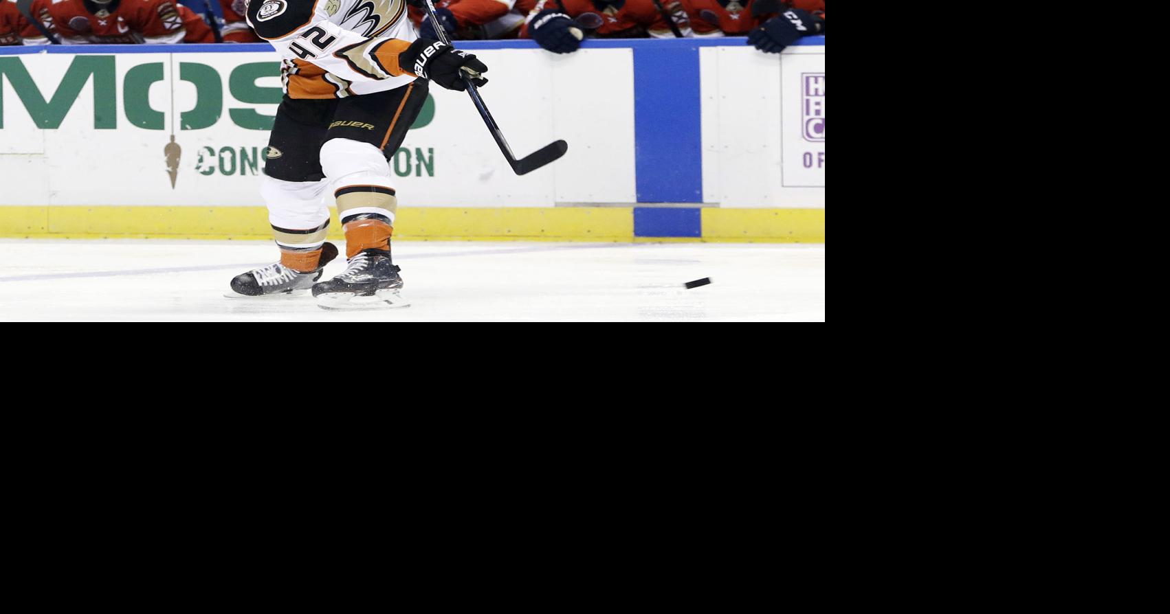 Ritchie scores twice as Ducks beat Panthers | Sports | avpress.com