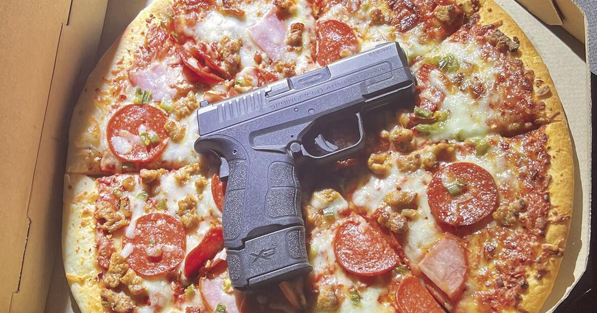 Gun atop pizza leads to 4 weapons, drug arrests | News | avpress.com