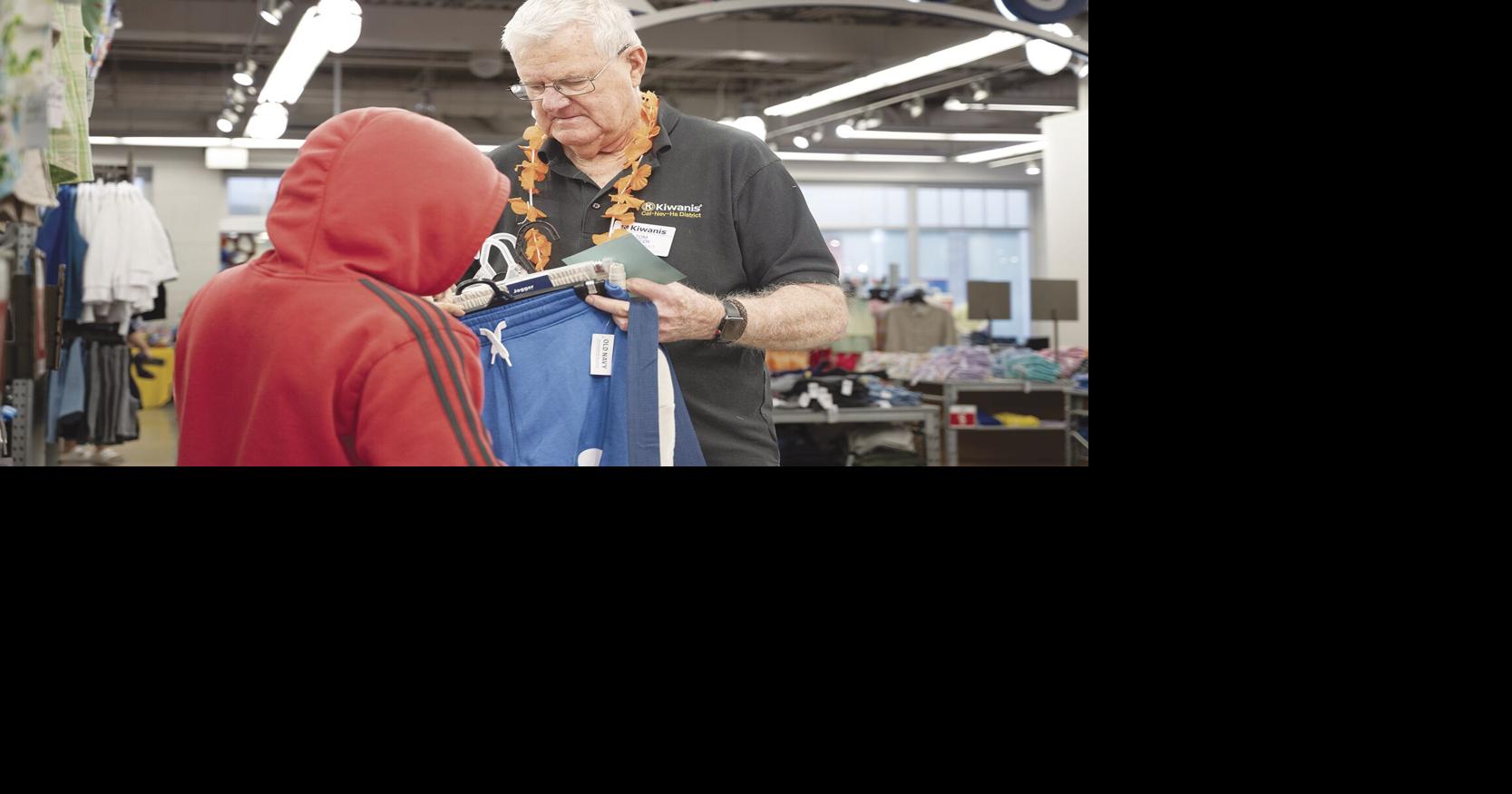 DCFS helps send foster children on shopping spree | News | avpress.com