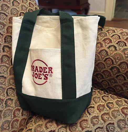 Trader Joe’s $3 totes reselling for hundreds | Business | avpress.com