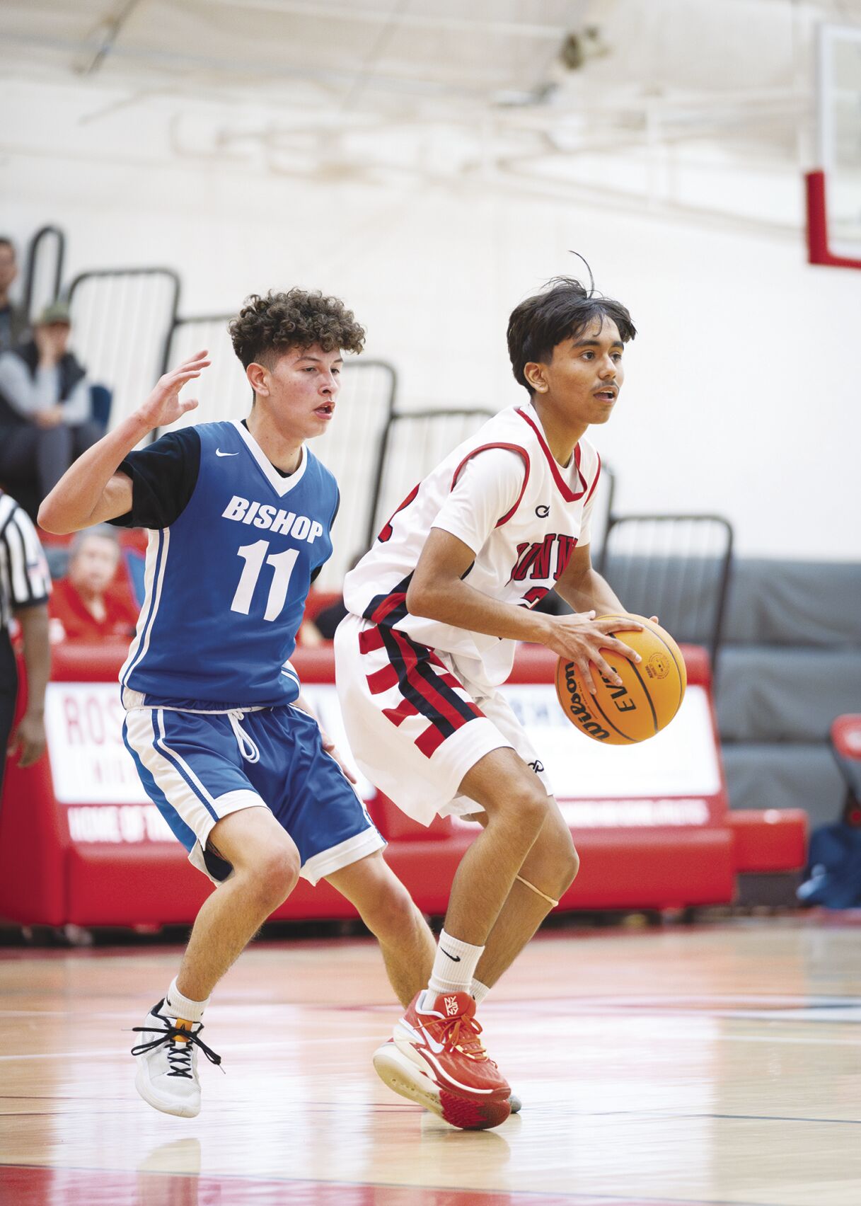 Roadrunners stay in first place with victory | Sports | avpress.com