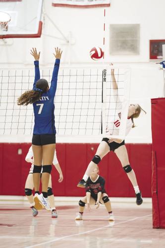 Ravens rally past ’Runners | Sports | avpress.com