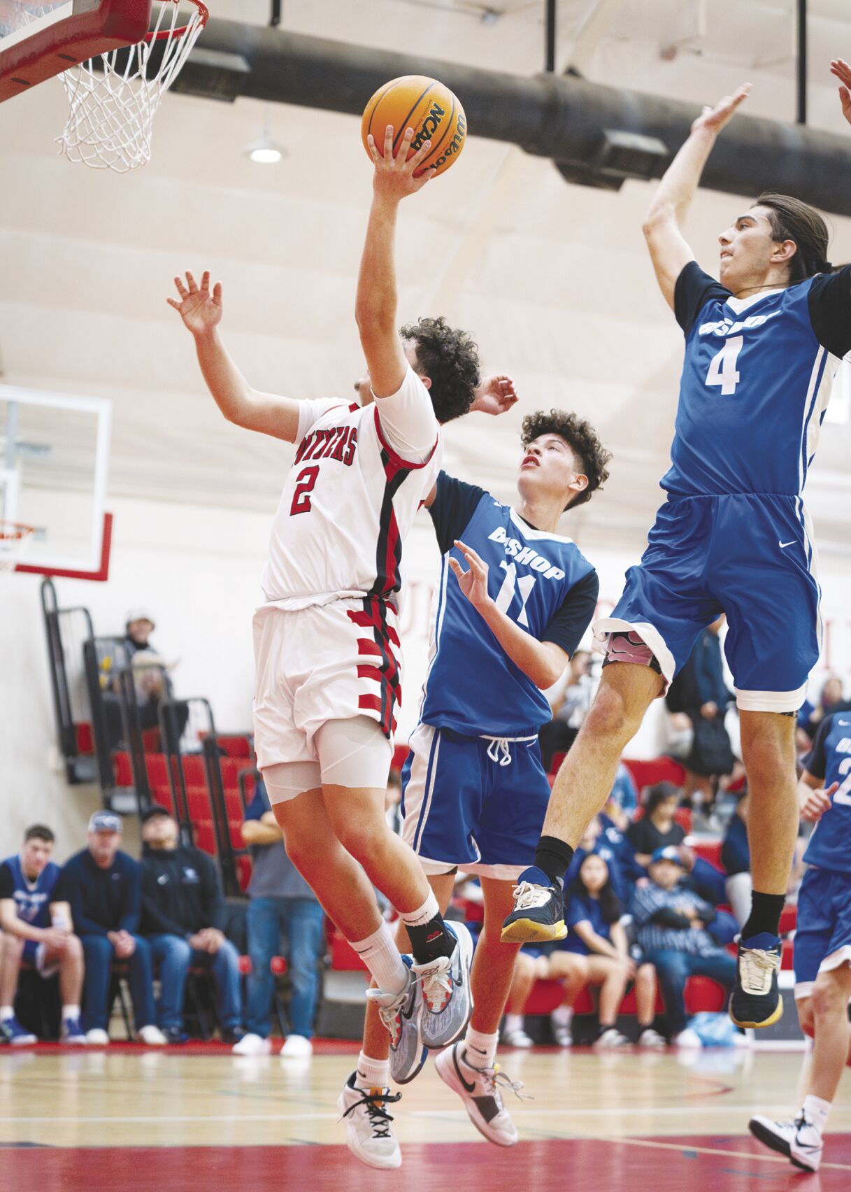 Roadrunners stay in first place with victory | Sports | avpress.com