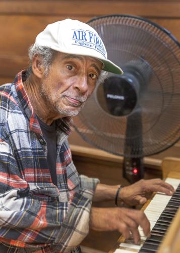 Homeless Piano Player | Tbc Blox Images | bakersfield.com