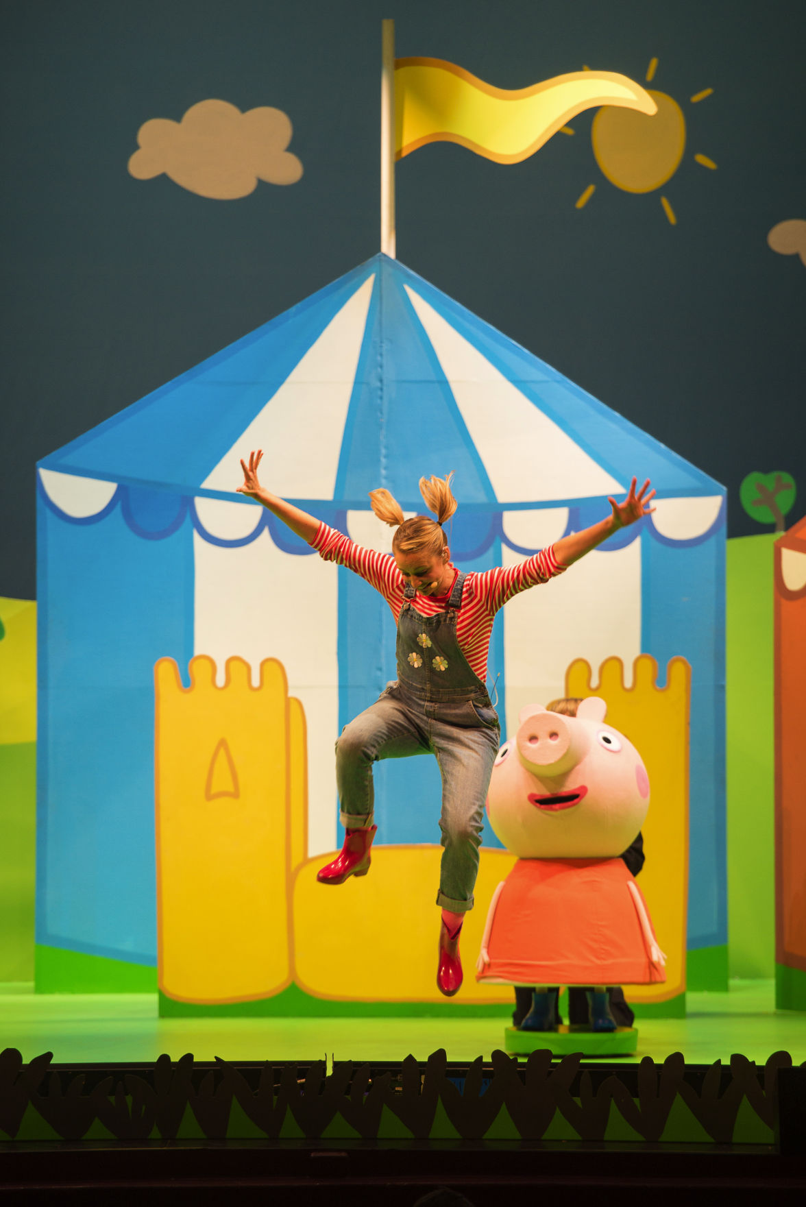 Kids can go hog-wild with Peppa Pig stage show | Entertainment ...