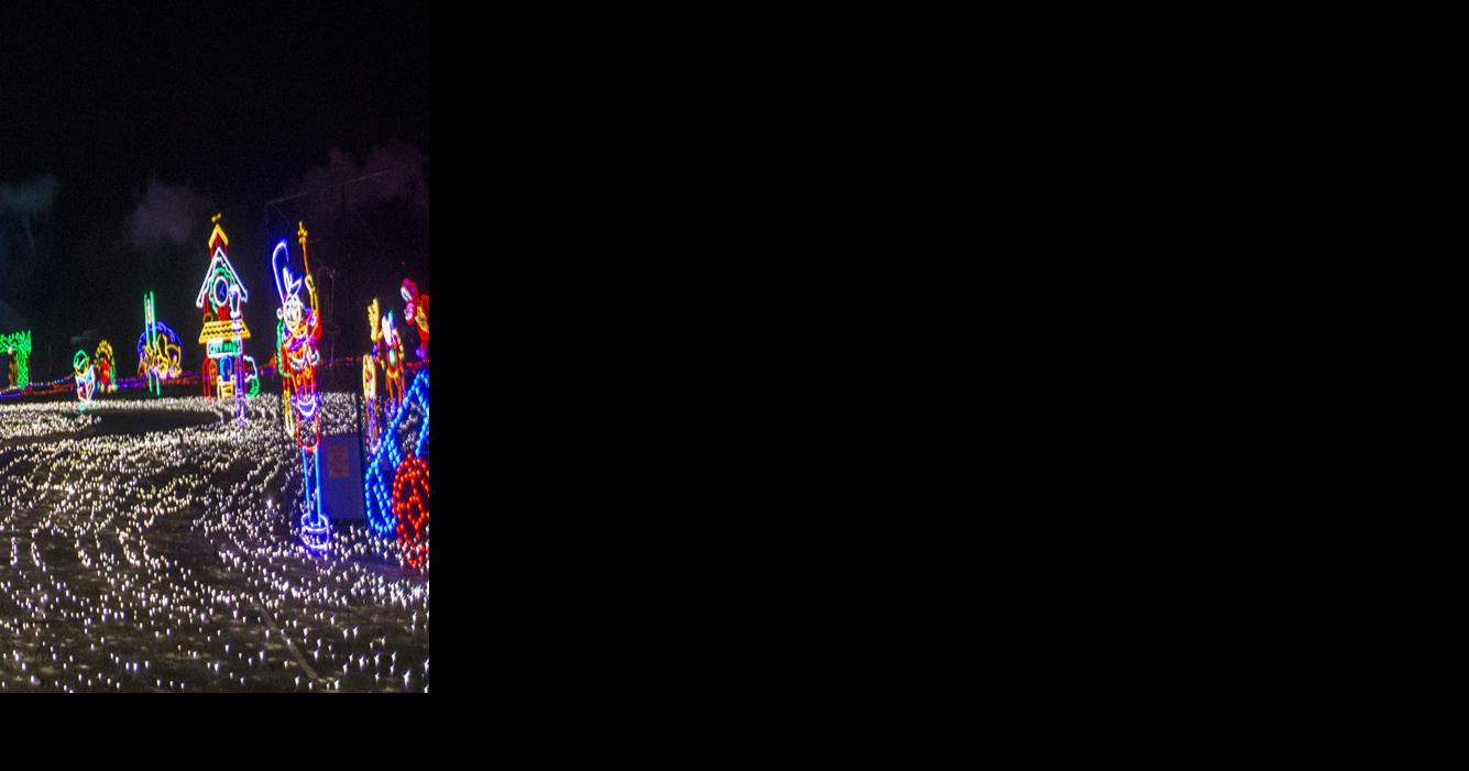 It's a dazzling drive-thru for CALM's HolidayLights | Entertainment ...
